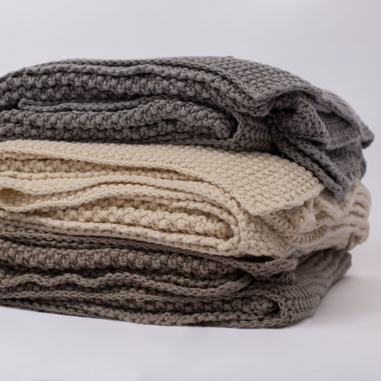 Grey Knotted Throw – Crane & Canopy